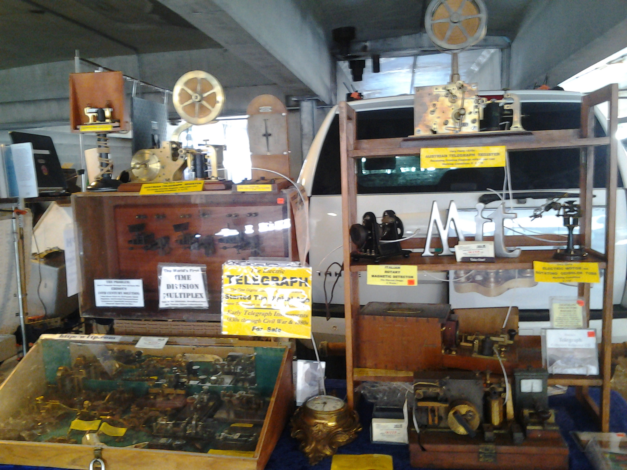 Micro Center & MIT Flea – New Media Museum