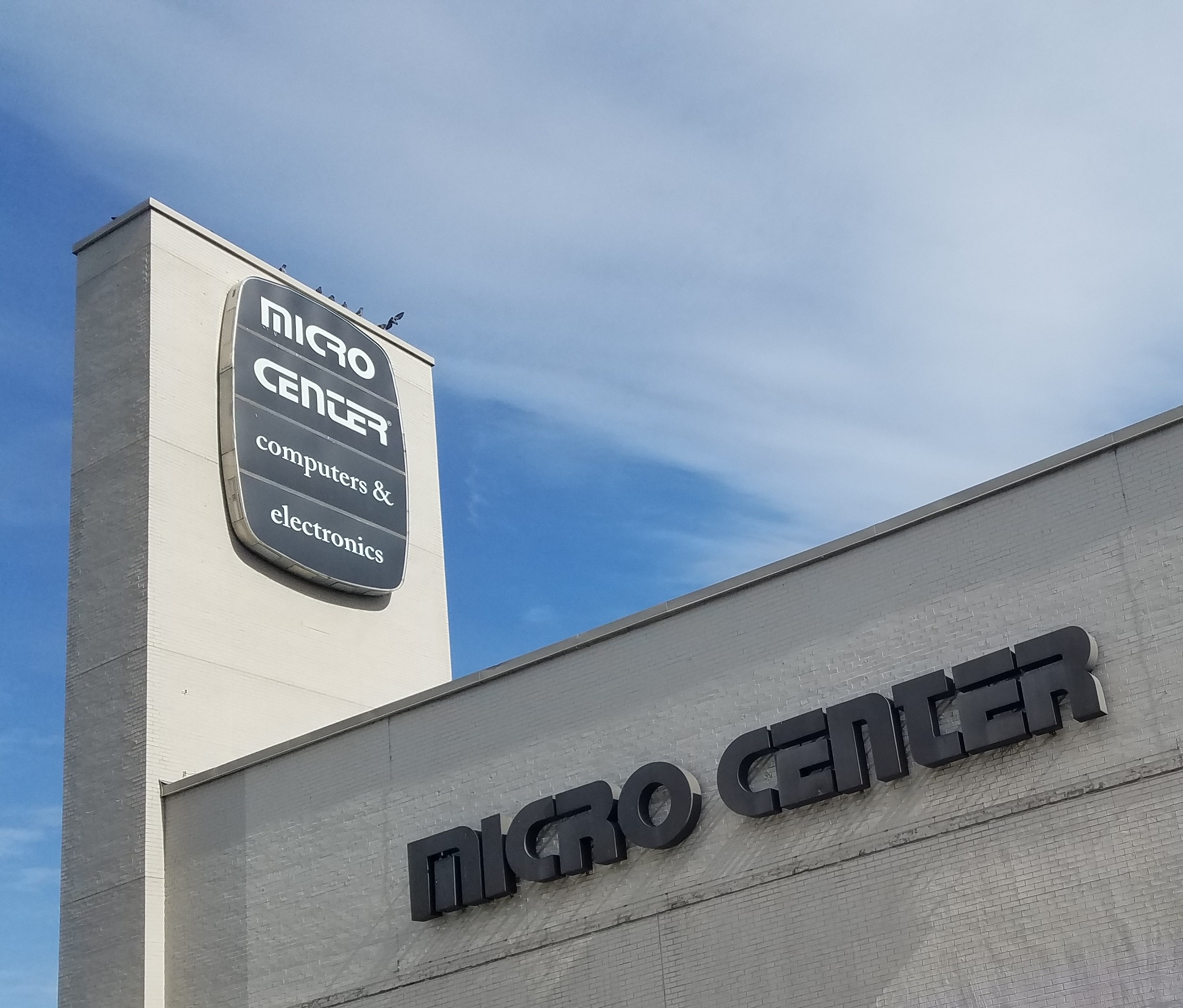 Micro Center & MIT Flea – New Media Museum